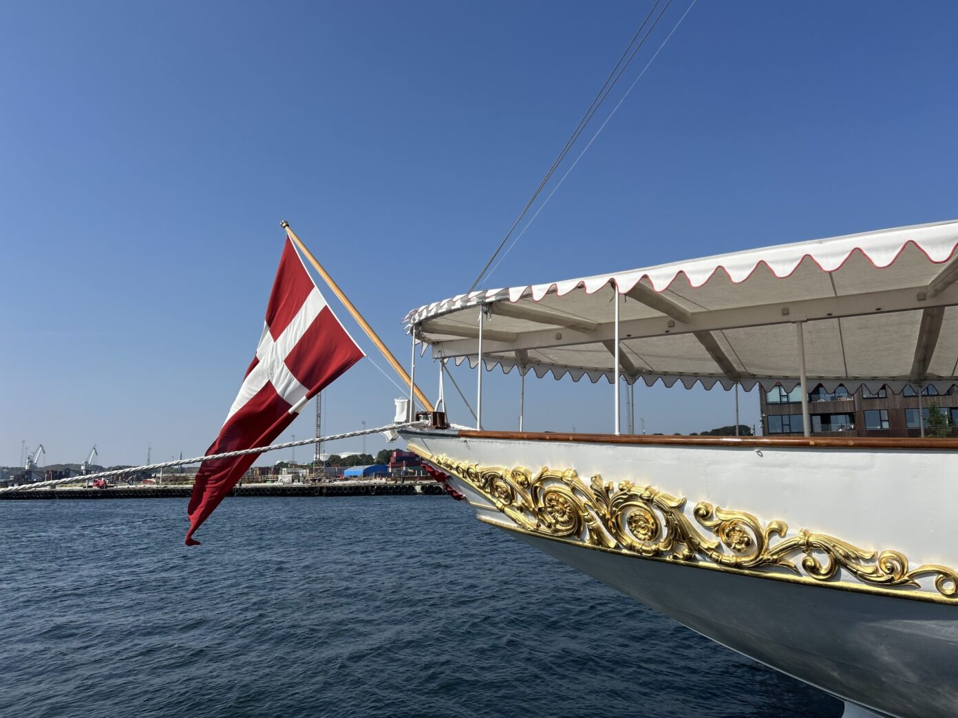 Ny regering på vej: Kongen modtager statsministeren på Dannebrog i ...